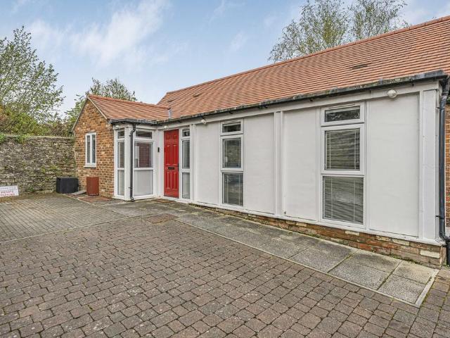 2 bedroom bungalow for sale
