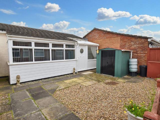 2 bedroom bungalow for sale