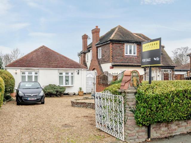 2 bedroom bungalow for sale