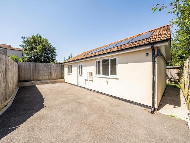 2 bedroom bungalow for sale