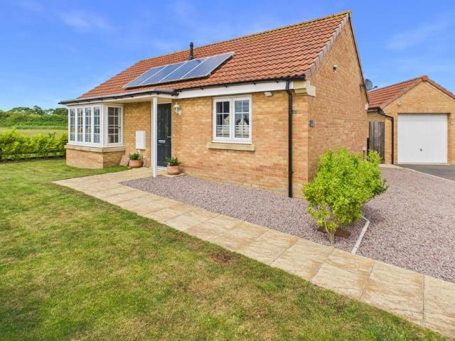 2 bedroom bungalow for sale