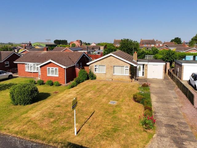 2 bedroom bungalow for sale