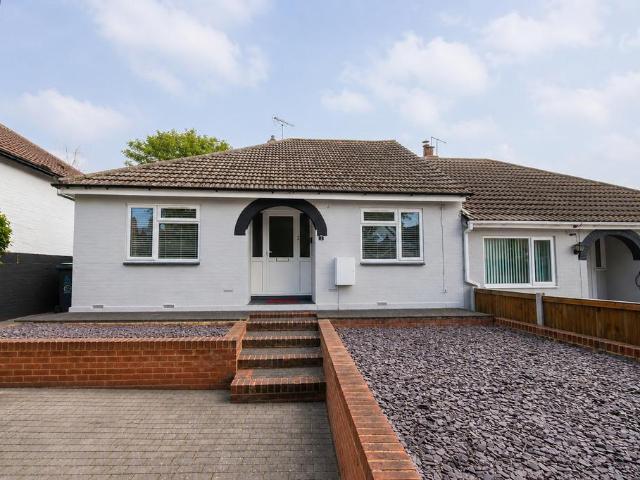 2 bedroom bungalow for sale