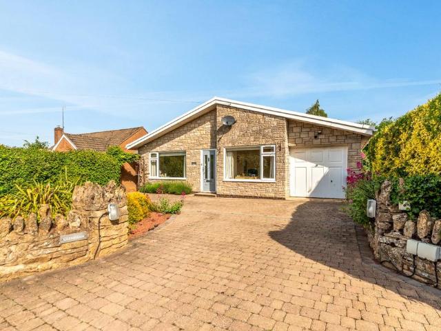 2 bedroom bungalow for sale