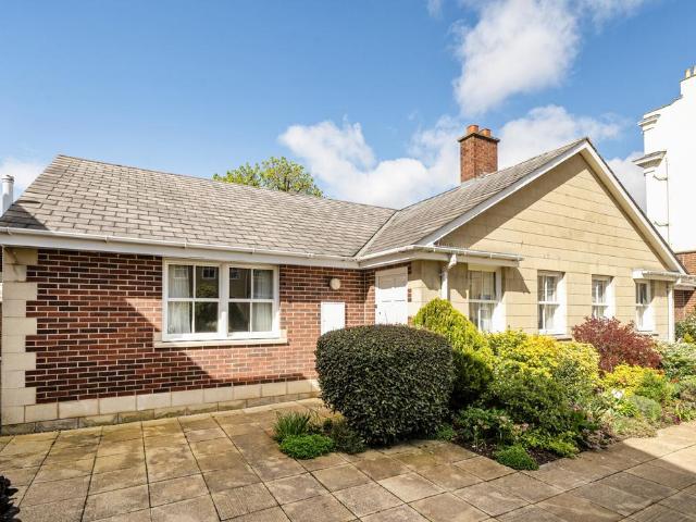 2 bedroom bungalow for sale