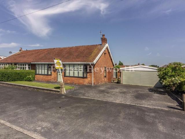 2 bedroom bungalow for sale