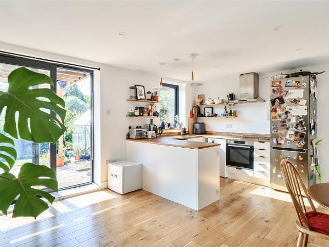 2 bedroom bungalow for sale