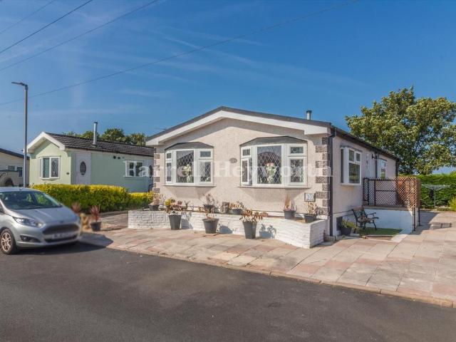2 bedroom bungalow for sale