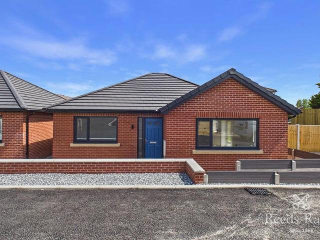 2 bedroom bungalow for sale
