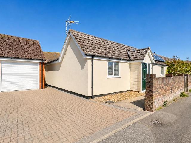 2 bedroom bungalow for sale