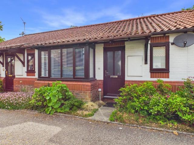 2 bedroom bungalow for sale