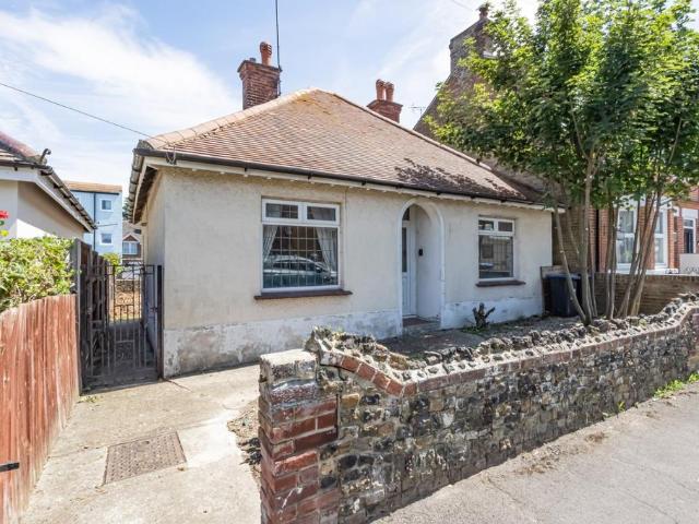 2 bedroom bungalow for sale