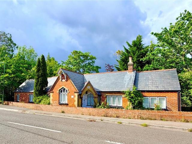 2 bedroom bungalow for sale