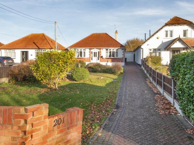 2 bedroom bungalow for sale