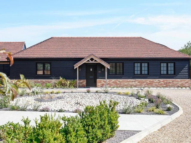 2 bedroom bungalow for sale