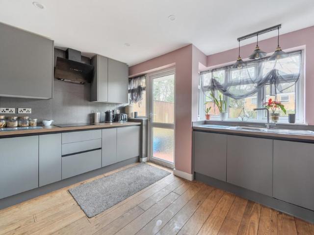 2 bedroom bungalow for sale