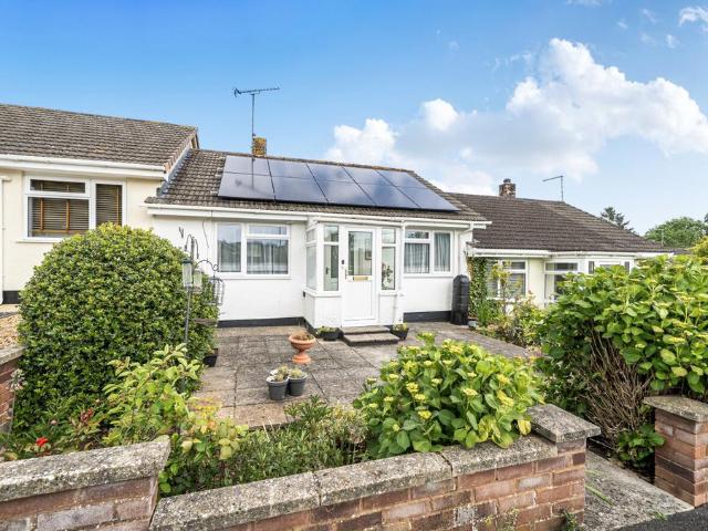 2 bedroom bungalow for sale