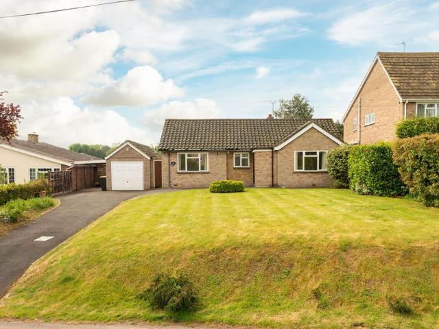 2 bedroom bungalow for sale