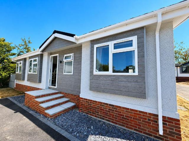 2 bedroom bungalow for sale
