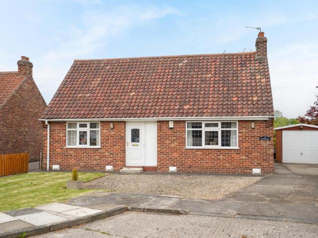 2 bedroom bungalow for sale