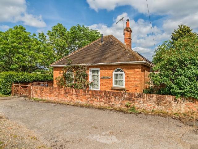 2 bedroom bungalow for sale
