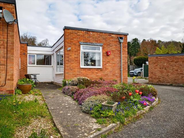 2 bedroom bungalow for sale