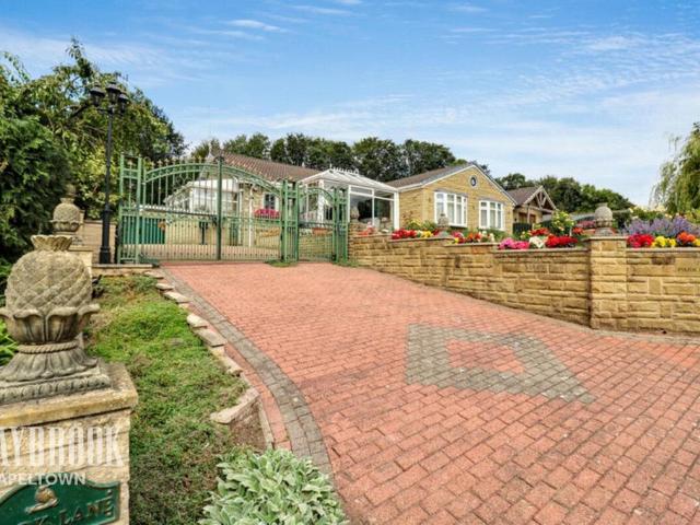 2 bedroom bungalow for sale