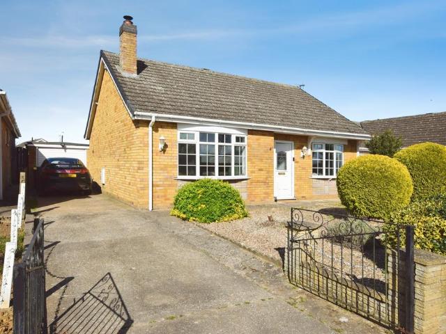 2 bedroom bungalow for sale