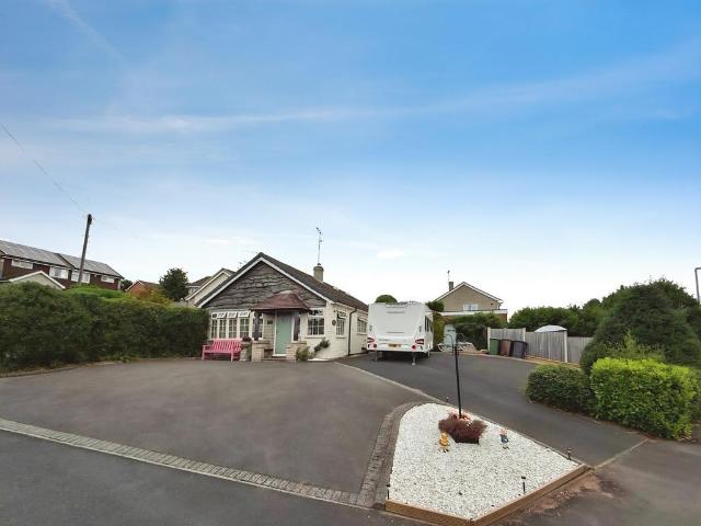 2 bedroom bungalow for sale