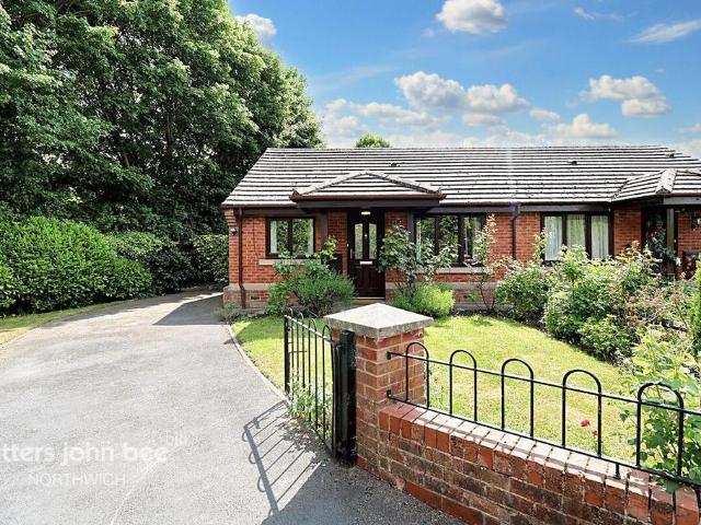 2 bedroom bungalow for sale