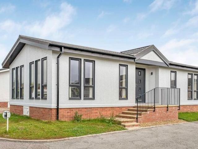 2 bedroom bungalow for sale