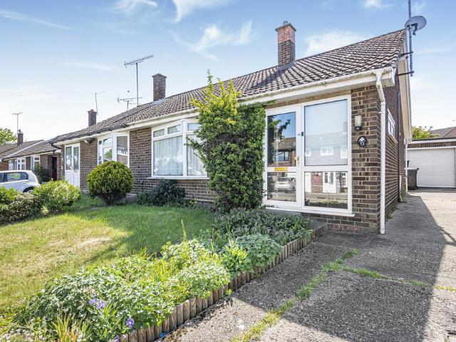 2 bedroom bungalow for sale