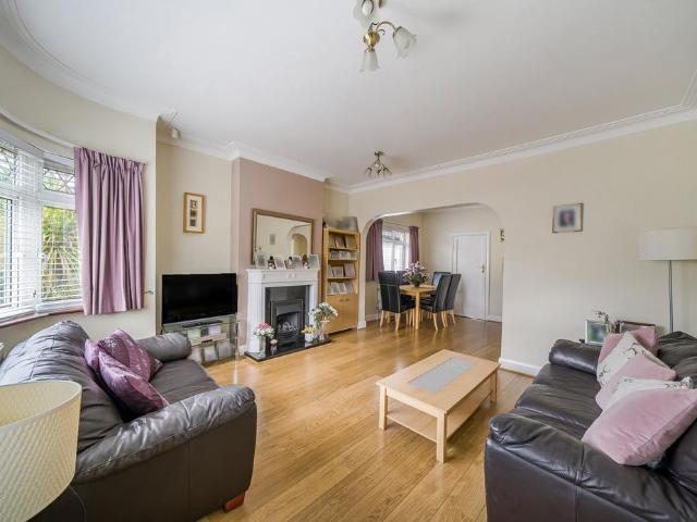 2 bedroom bungalow for sale