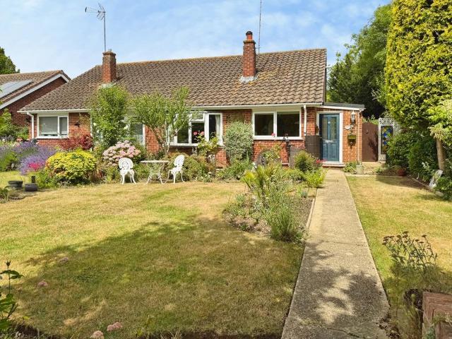 2 bedroom bungalow for sale