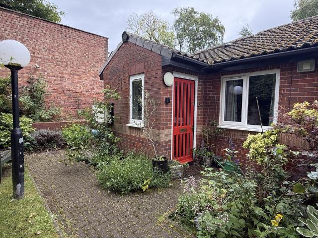 2 bedroom bungalow for sale