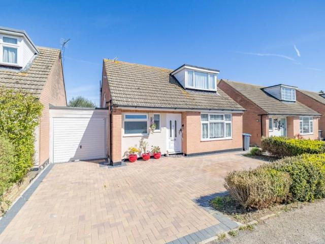 2 bedroom bungalow for sale