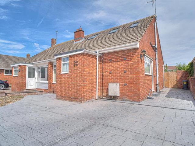 2 bedroom bungalow for sale
