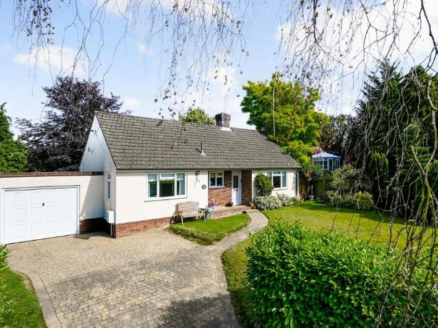 2 bedroom bungalow for sale