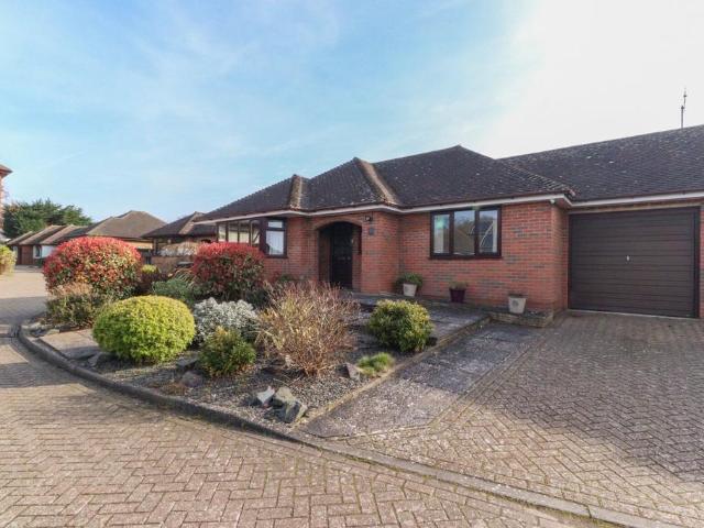 2 bedroom bungalow for sale