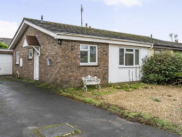 2 bedroom bungalow for sale