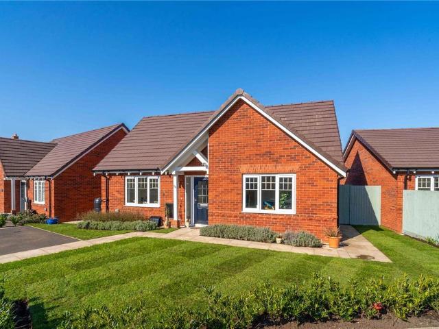 2 bedroom bungalow for sale