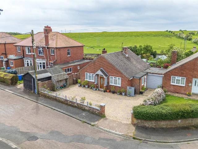 2 bedroom bungalow for sale
