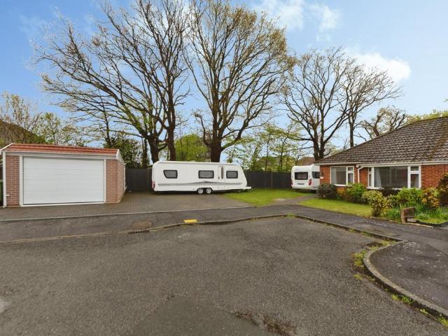 2 bedroom bungalow for sale
