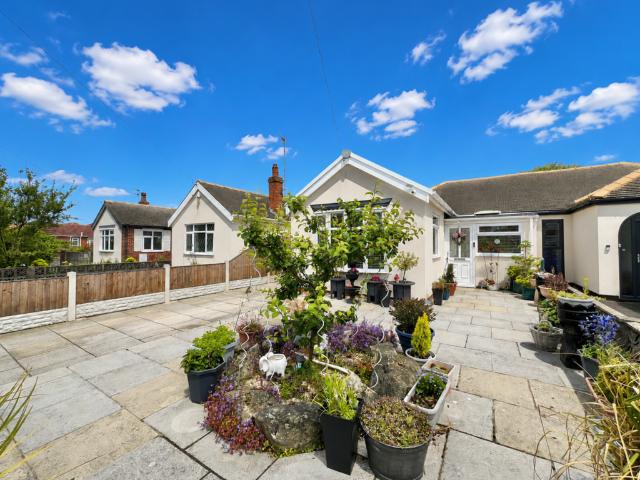 2 bedroom bungalow for sale