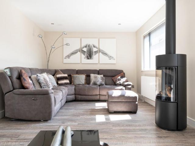 2 bedroom bungalow for sale