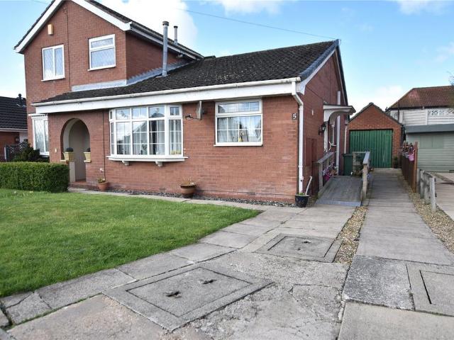 2 bedroom bungalow for sale