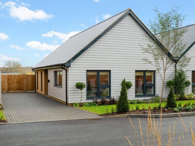 2 bedroom bungalow for sale
