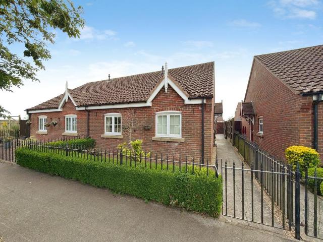 2 bedroom bungalow for sale