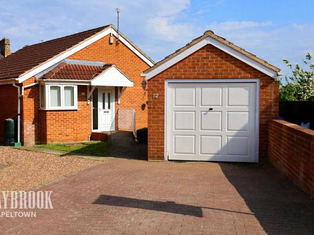 2 bedroom bungalow for sale