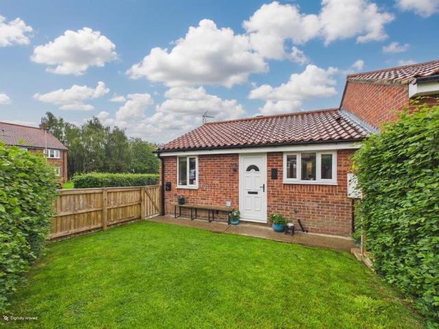 2 bedroom bungalow for sale